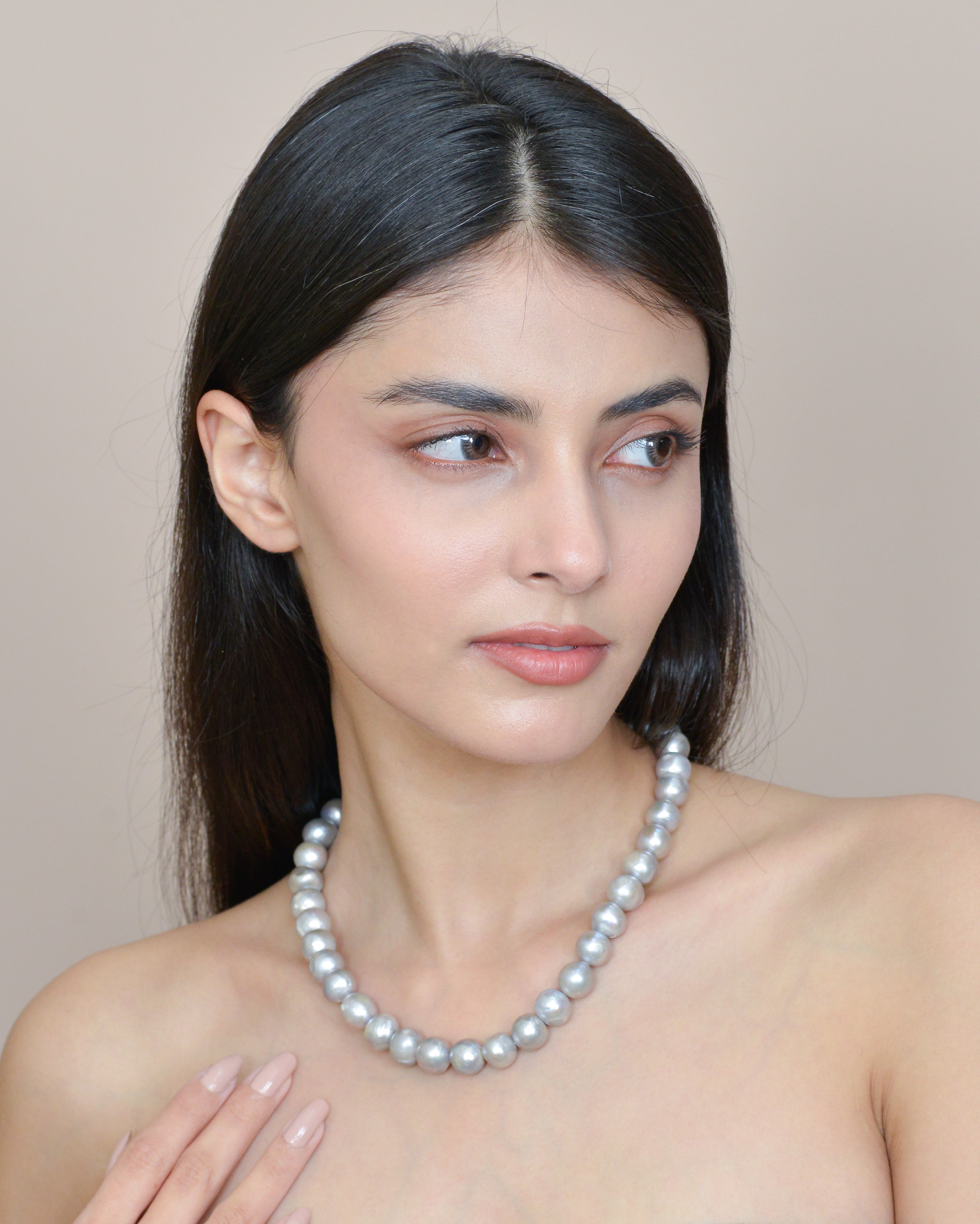 Whisper of Pearls – Akhyaan
